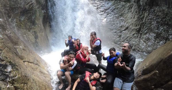 TREKKING EXPERIENCE IN THE JUNGLE - Focus Asia and Vietnam Travel & Leisure