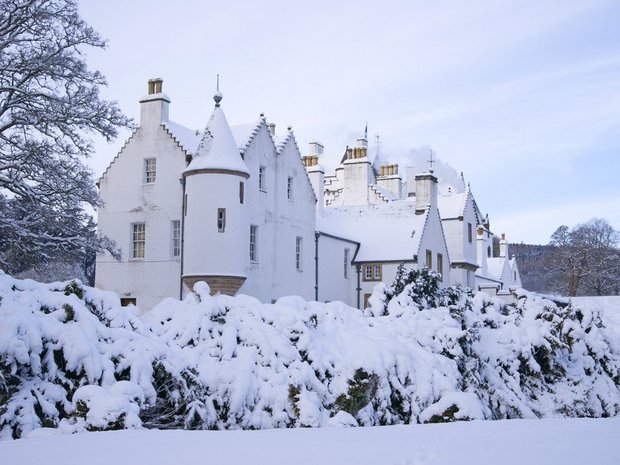 10 most beautiful snow covered castles in the world - Focus Asia and ...