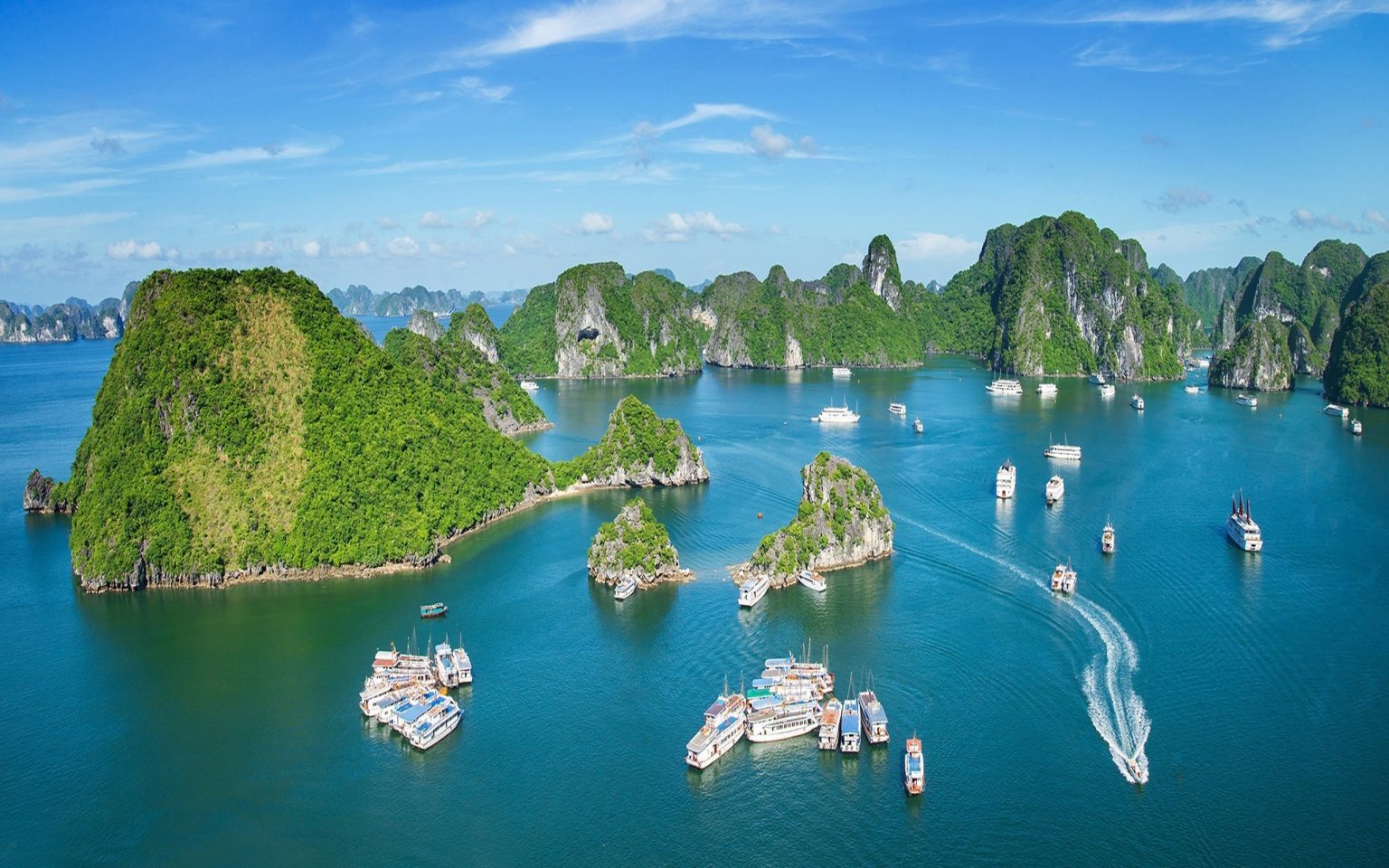 Ha Long Bay places you must visit - Focus Asia Travel